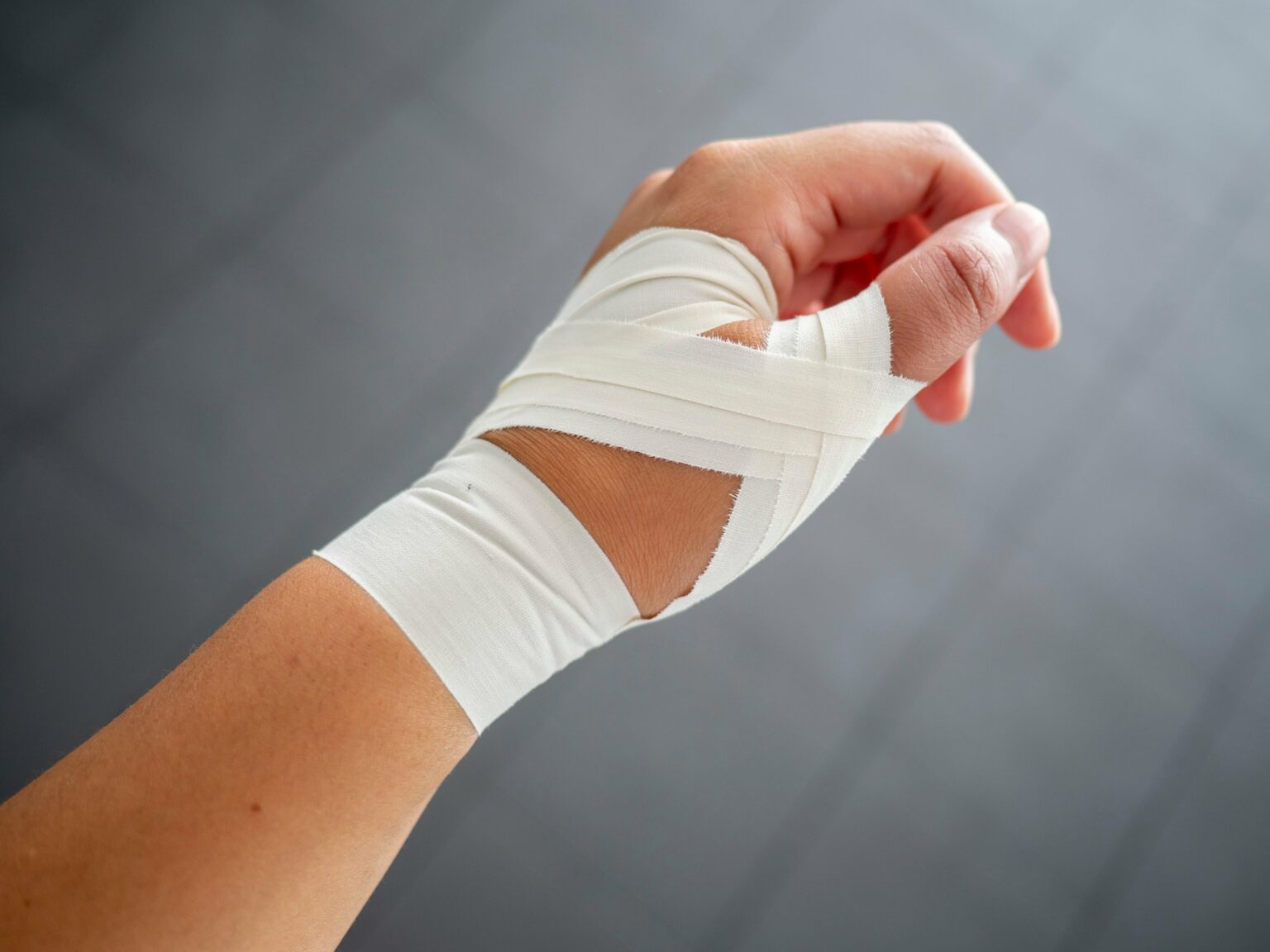 Athletic Trainer Tips: Taping and Bracing - UOA - University ...